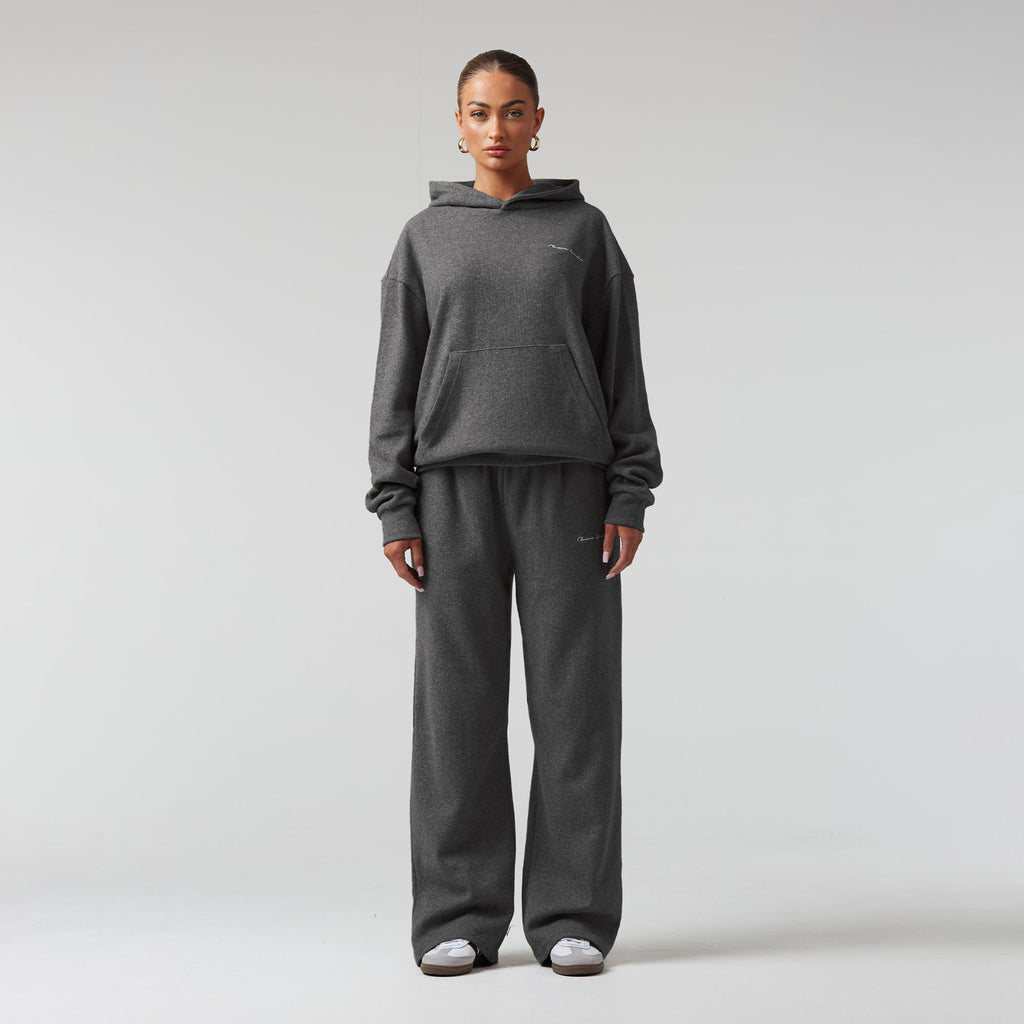 Browse the Latest Women's Streetwear Fashion | Closure London