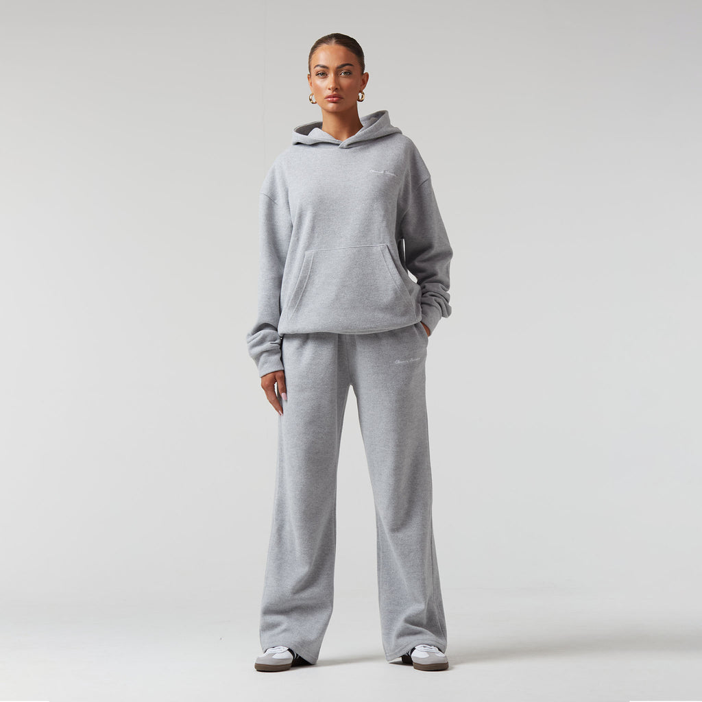 Browse the Latest Women's Streetwear Fashion | Closure London