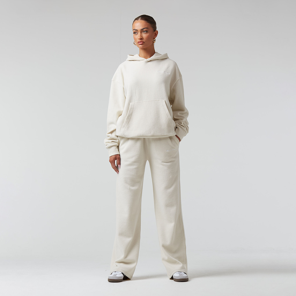 Browse the Latest Women's Streetwear Fashion | Closure London